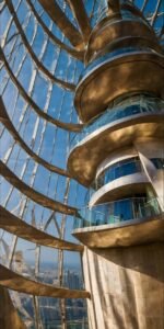 Exploring the World of Futuristic Architecture: Innovations and ...